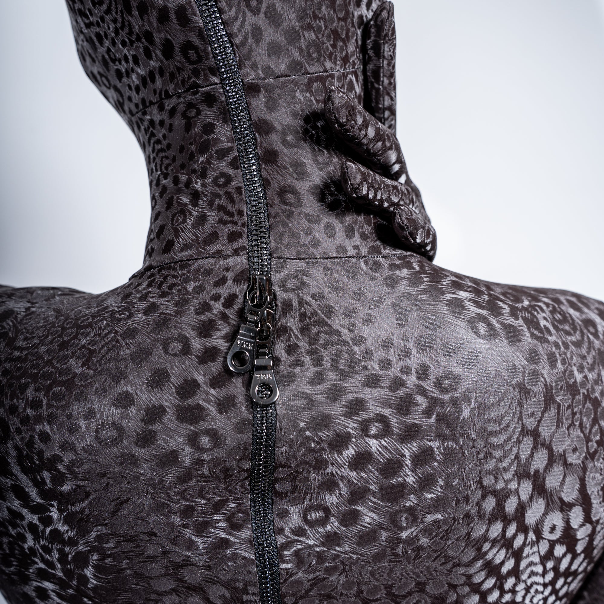 Kigfeverclub, a professional hadatai and zentai workshop