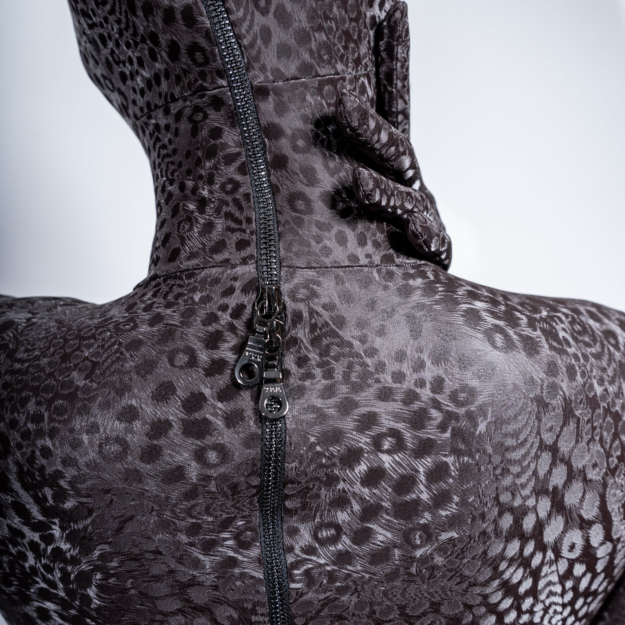 Kigfeverclub, a professional hadatai and zentai workshop